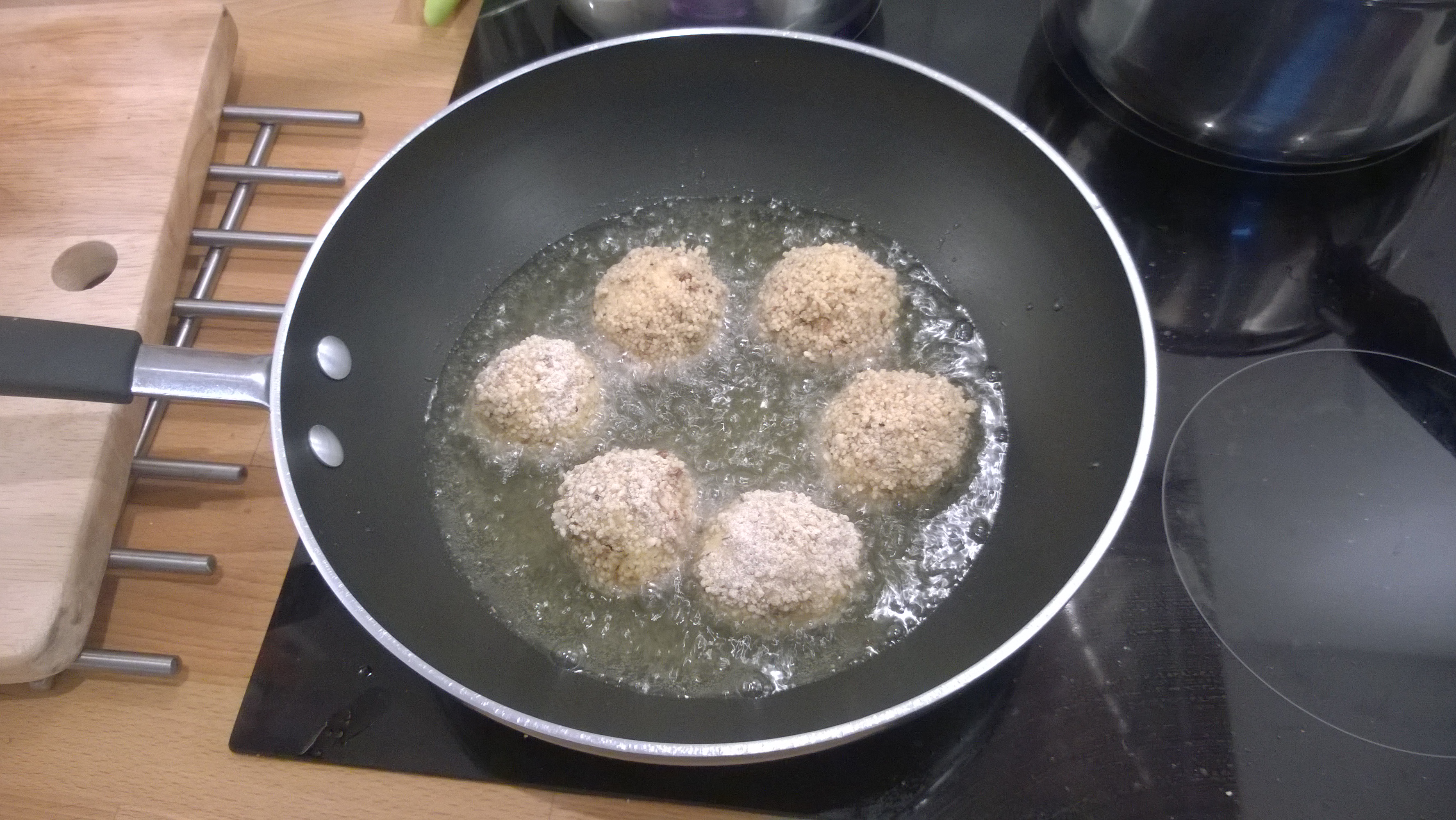 Lazy Vegan Recipe: Crispy Almond Polenta Balls | A Lazy Girl Goes Green